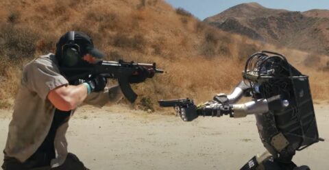 Robots soldats. Cela fait froid dans le dos. Les terminators sont déjà ...