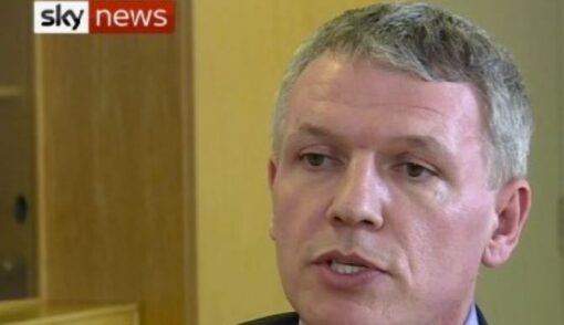 L'incroyable courage de Gary Aitkenhead, chef du laboratoire militaire ...